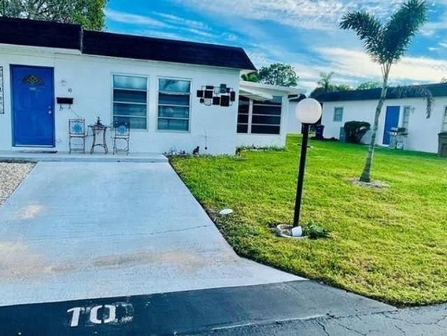 10 Temple Ct, Lehigh Acres, FL 33936