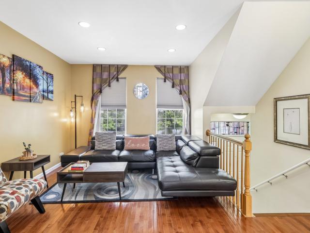 10 Thomas Court