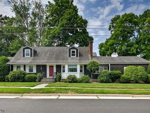 10 Thompson St, Newton, NJ 07860