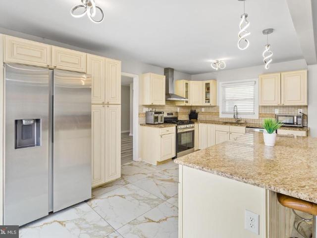 10 Thornhill Court