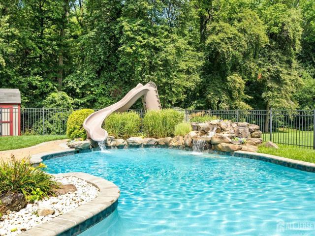 10 Timber Wolf Drive