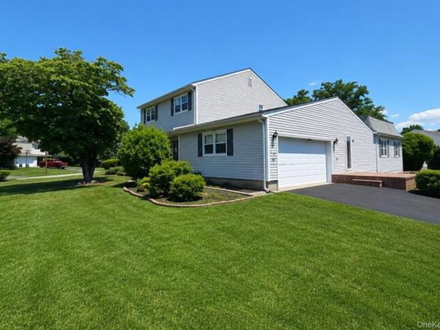 10 Tioken Rd, Spring Valley, NY 10977