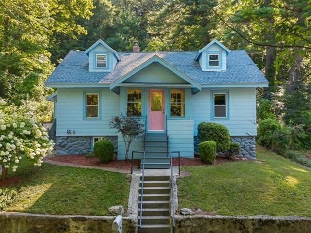 10 Tilbury St, Worcester, MA 01603