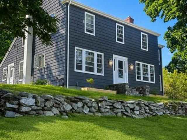 10 Town Landing Rd, Falmouth, ME 04105