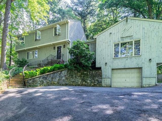10 Trayer Rd, Canton, MA 02021