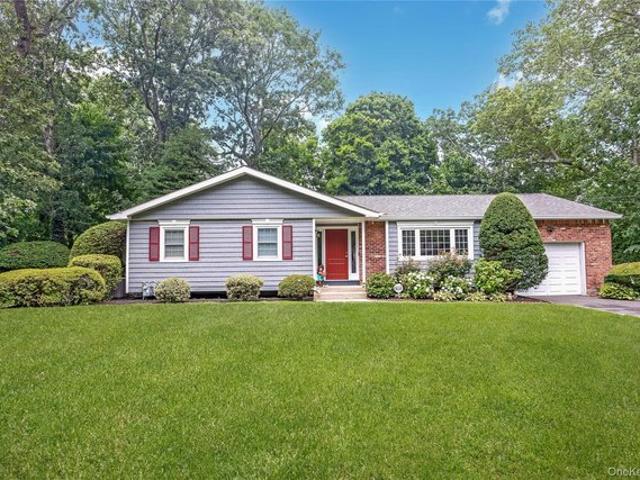 10 Udell Way, East Northport, NY 11731