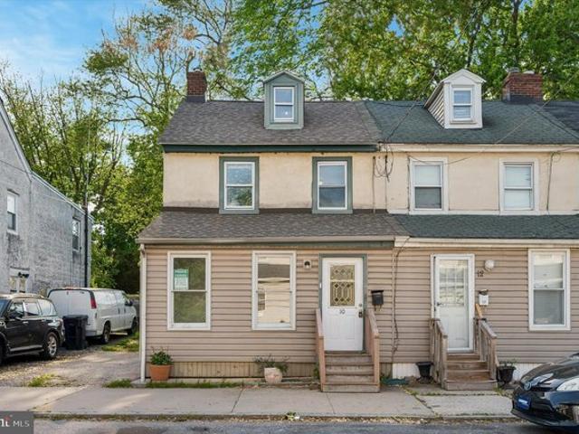10 Upland Ave, Brookhaven, PA 19015