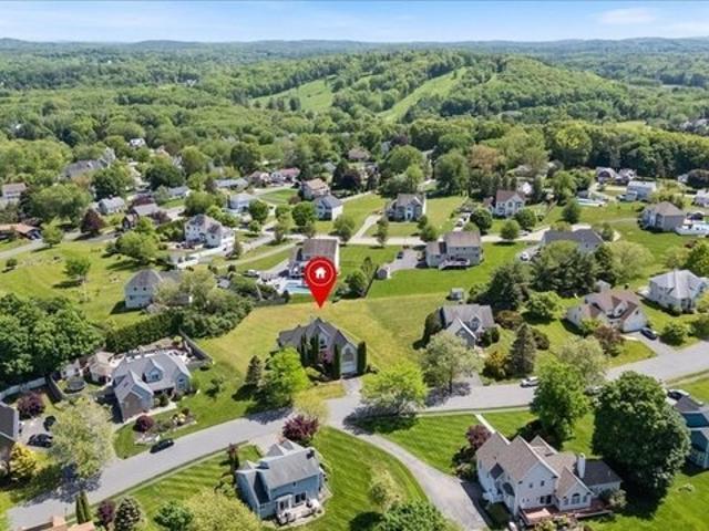 10 Valleyview Farm Rd, Haverhill, MA 01835