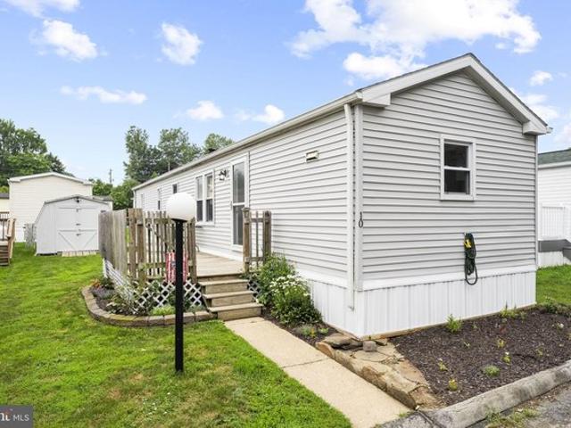 10 Vintage Ln, Honey Brook, PA 19344