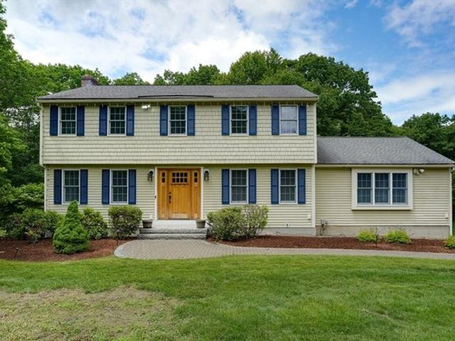 10 Virginia Rd, Tyngsborough, MA 01879