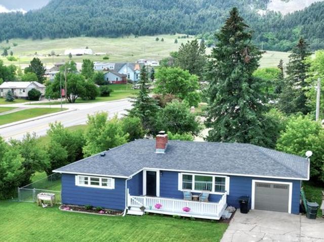10 W Mountain View Dr, Sundance, WY 82729