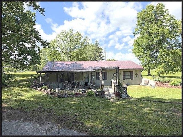 10 W Harper Rd, Clark, MO 65243