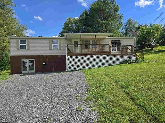 10 W Herring Rd, Masontown, WV 26542