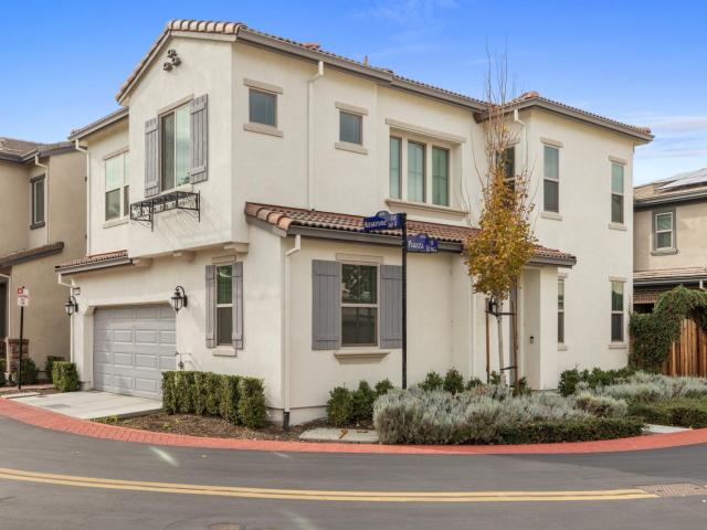 10 W Piazza St, Mountain House, CA 95391 | MLS #226039 | Compass
