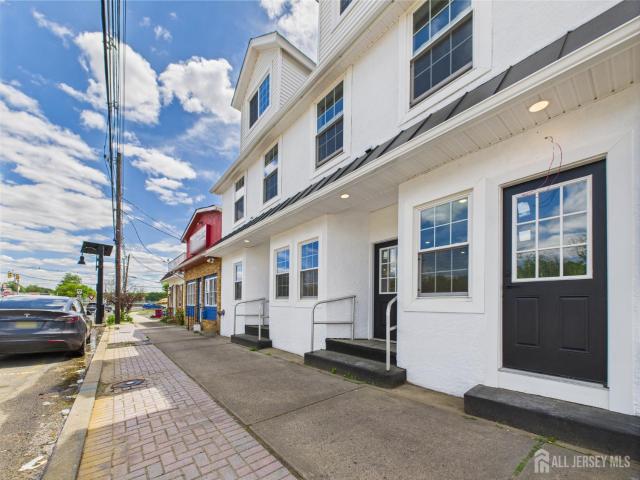 10 W Railroad Avenue W