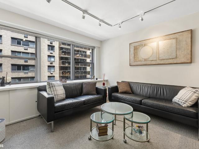 10 W 15TH Street 609
