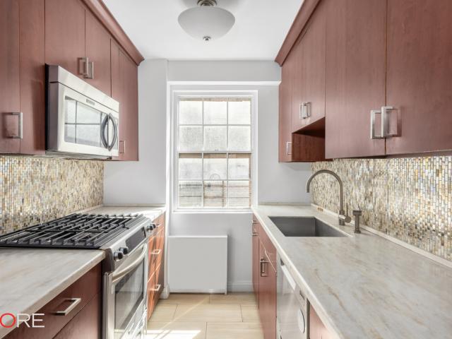10 W 15th Street 912