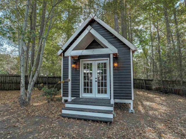 10 Walden Place Court