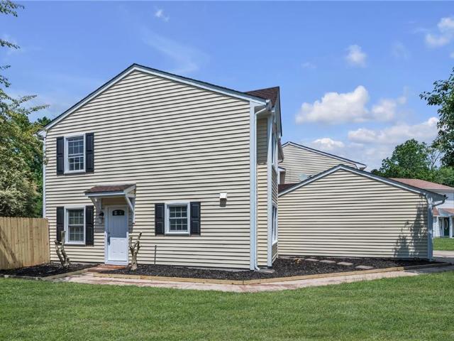 10 Warwick CIR