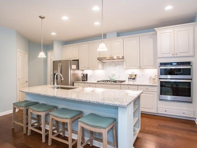10 Weathervane Dr Unit 20, Walpole, MA 02081