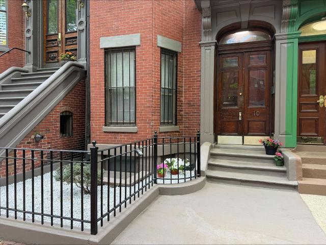 10 Wellington Street