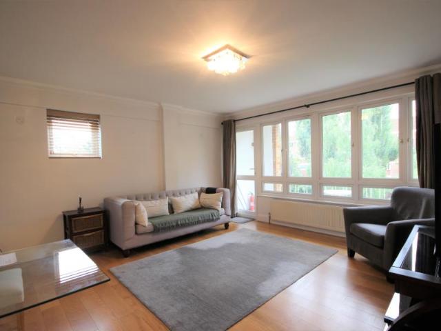 10 Westmount Court, Corringway London 2583362