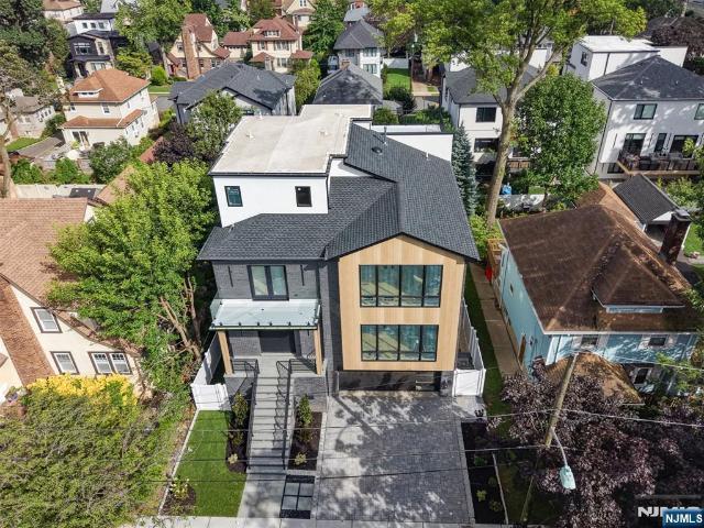10 Williams Terrace