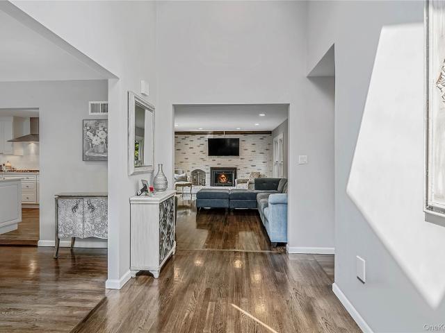 10 Williamsburg Drive