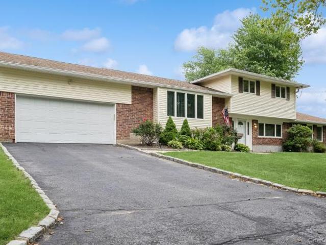 10 Wisteria Way
