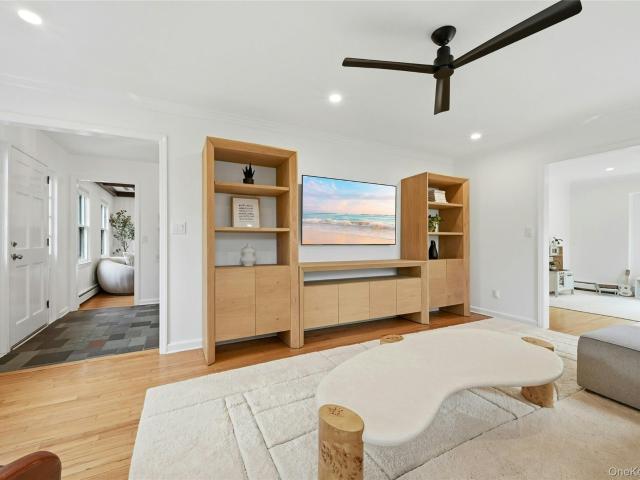 10 Woodhull Road