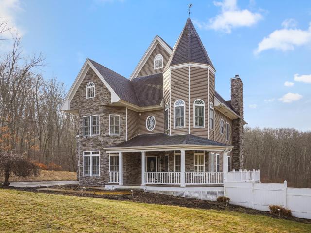 10 Woodland Dr, Hudson, NH 03051 | Compass