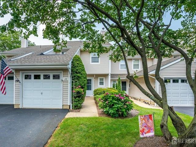 10 Woodmere Dr, Sayreville, NJ 08859