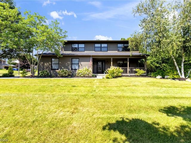 10 Woodside Boulevard