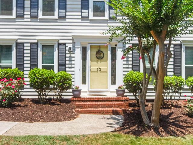 10 Woodway Drive