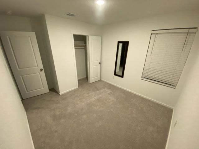 10’ x10’ room, furnished house, no utility bills
