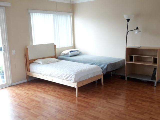10 x 13 Room w/ private use of a half ba +parking
