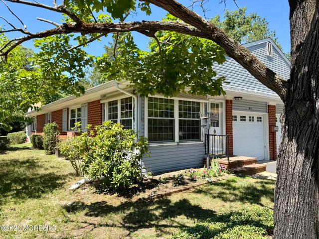 10 A Crocus Lane