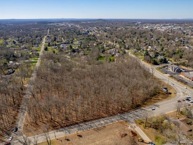 10 AC E 10th Street