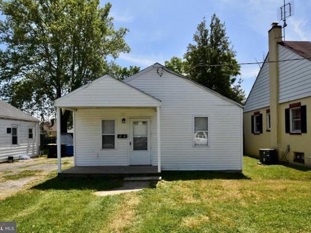 10 Albany Ave, New Castle, DE 19720