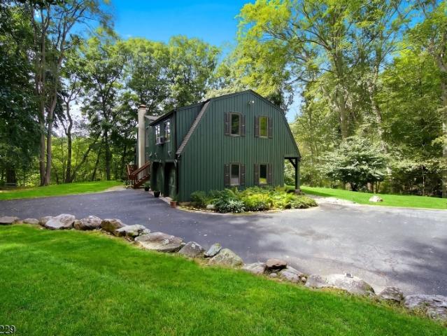 10 Ames Road