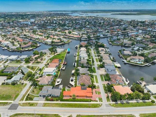 10 Anchor Ct, Marco Island, FL 34145