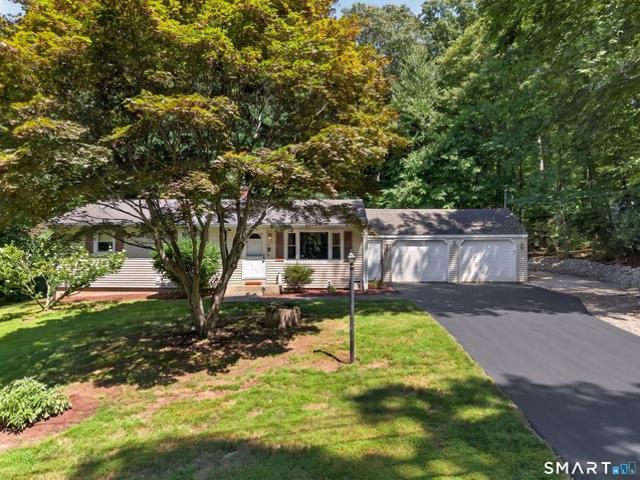 10 Ancient Hwy, East Lyme, CT 06333
