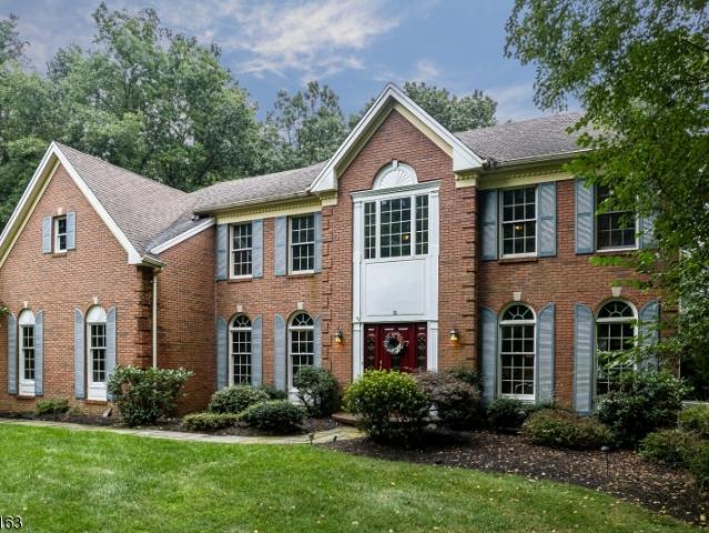 10 Ashley Dr