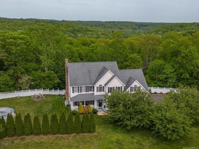 10 Apple Dr, Oxford, CT 06478