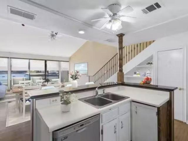 10 April Point Dr S #10, Conroe, TX 77356 MLS 27407404