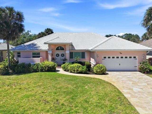 10 Arlington Dr, Placida, FL 33946