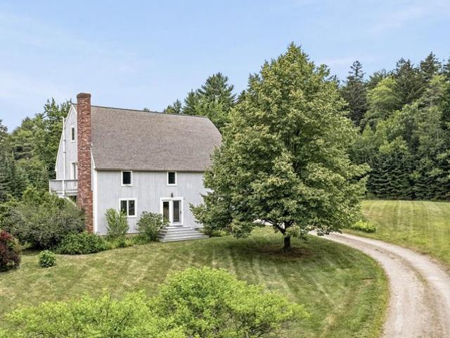 10 Arrowhead Ridge Rd, Freeport, ME 04032