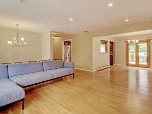 10 Avon Dr