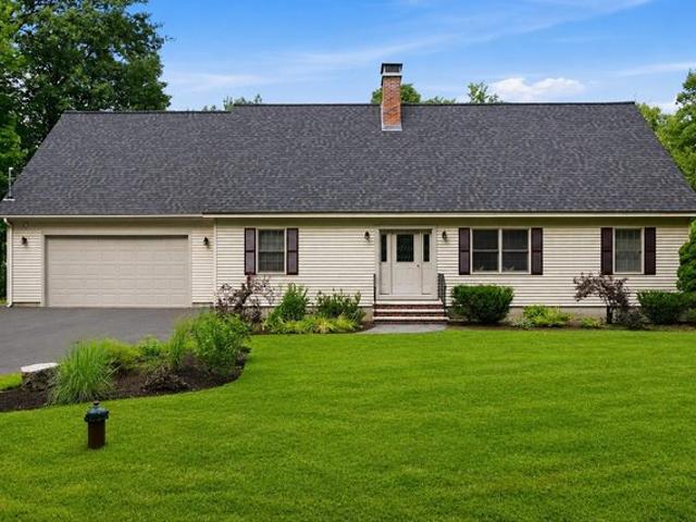10 Avon Shores Rd, Moultonborough, NH 03254