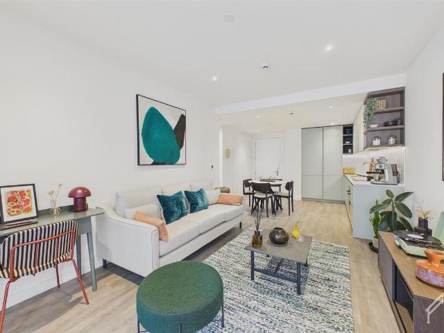 10 Aviator Drive, Brent Cross, London NW2, 2 bed flat to rent, £2,900 pcm | PrimeLocation